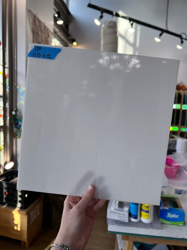 White Wispy Vintage Spectrum – Colorado Glass Works