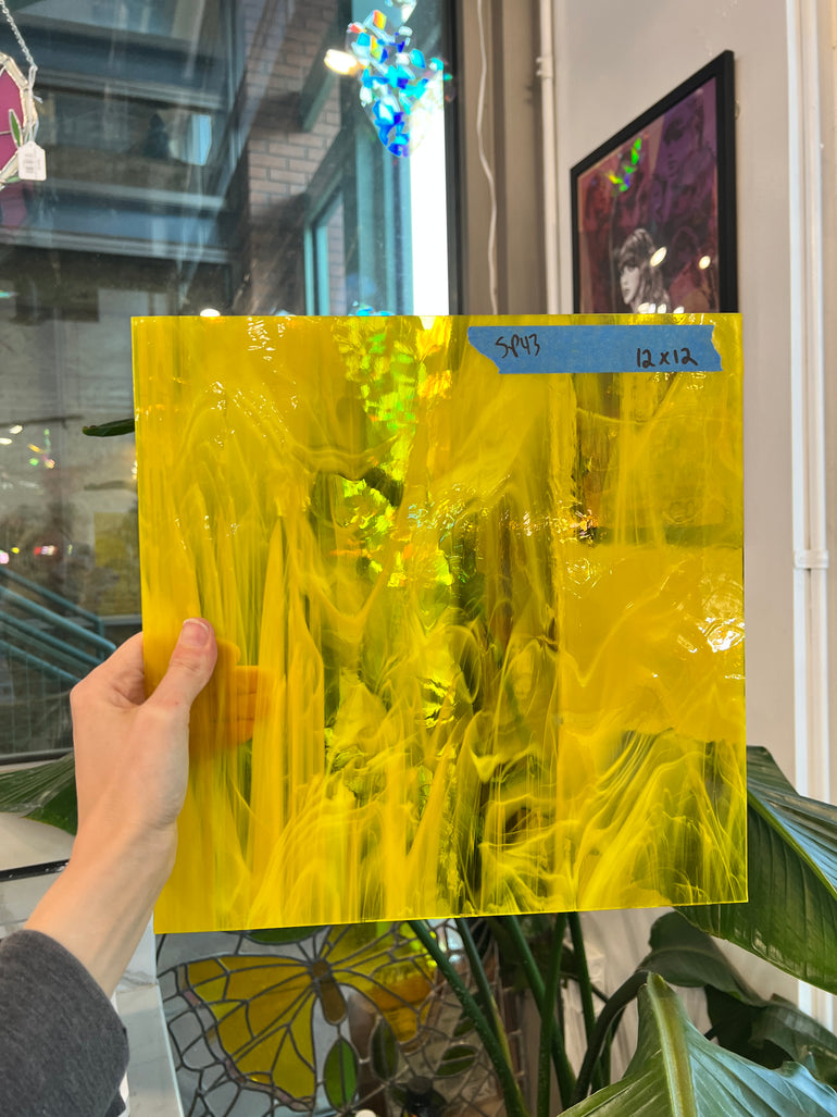 Yellow Clear Wispy Spectrum – Colorado Glass Works