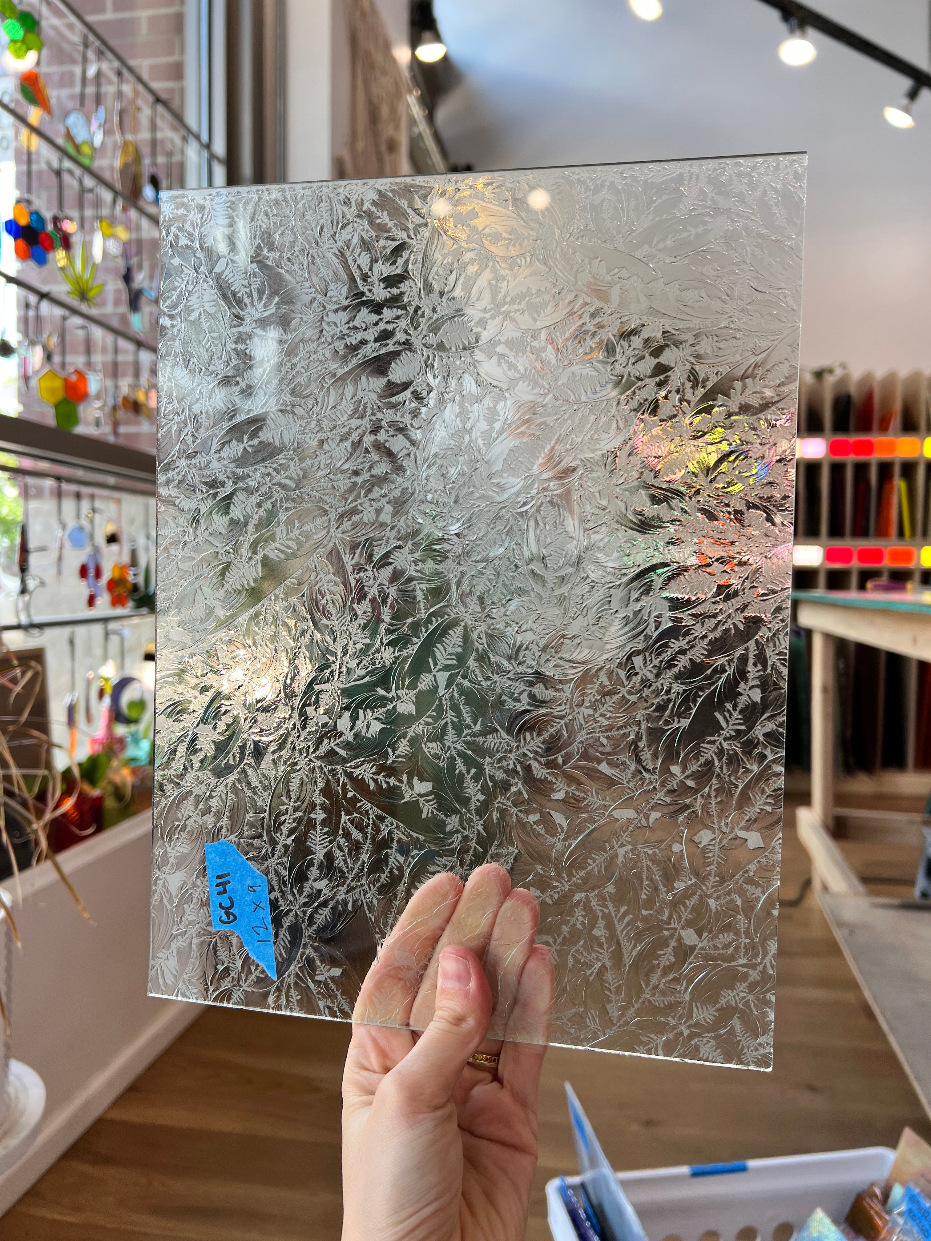 Glue chip glass pattern store