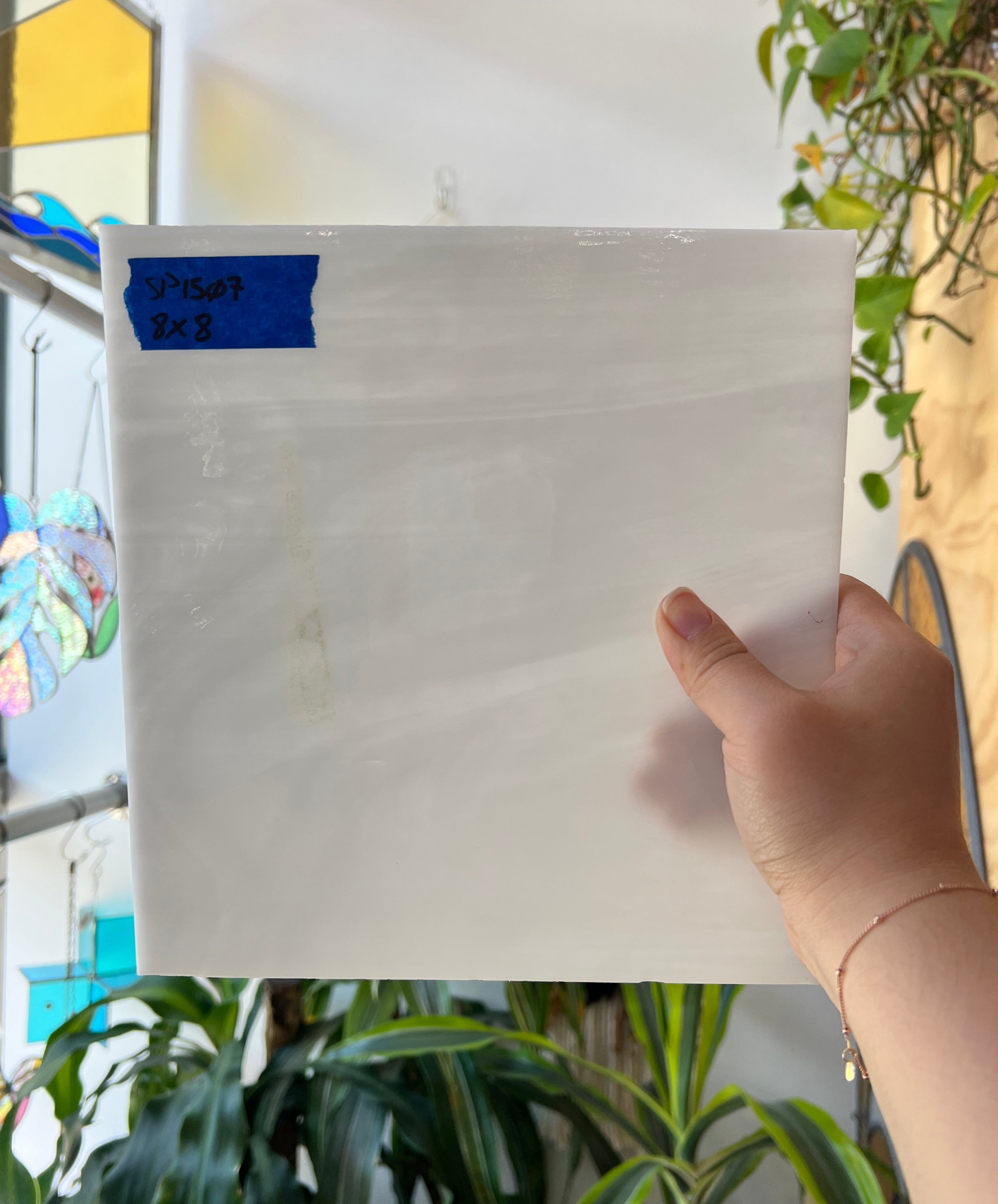 White Wispy Vintage Spectrum – Colorado Glass Works