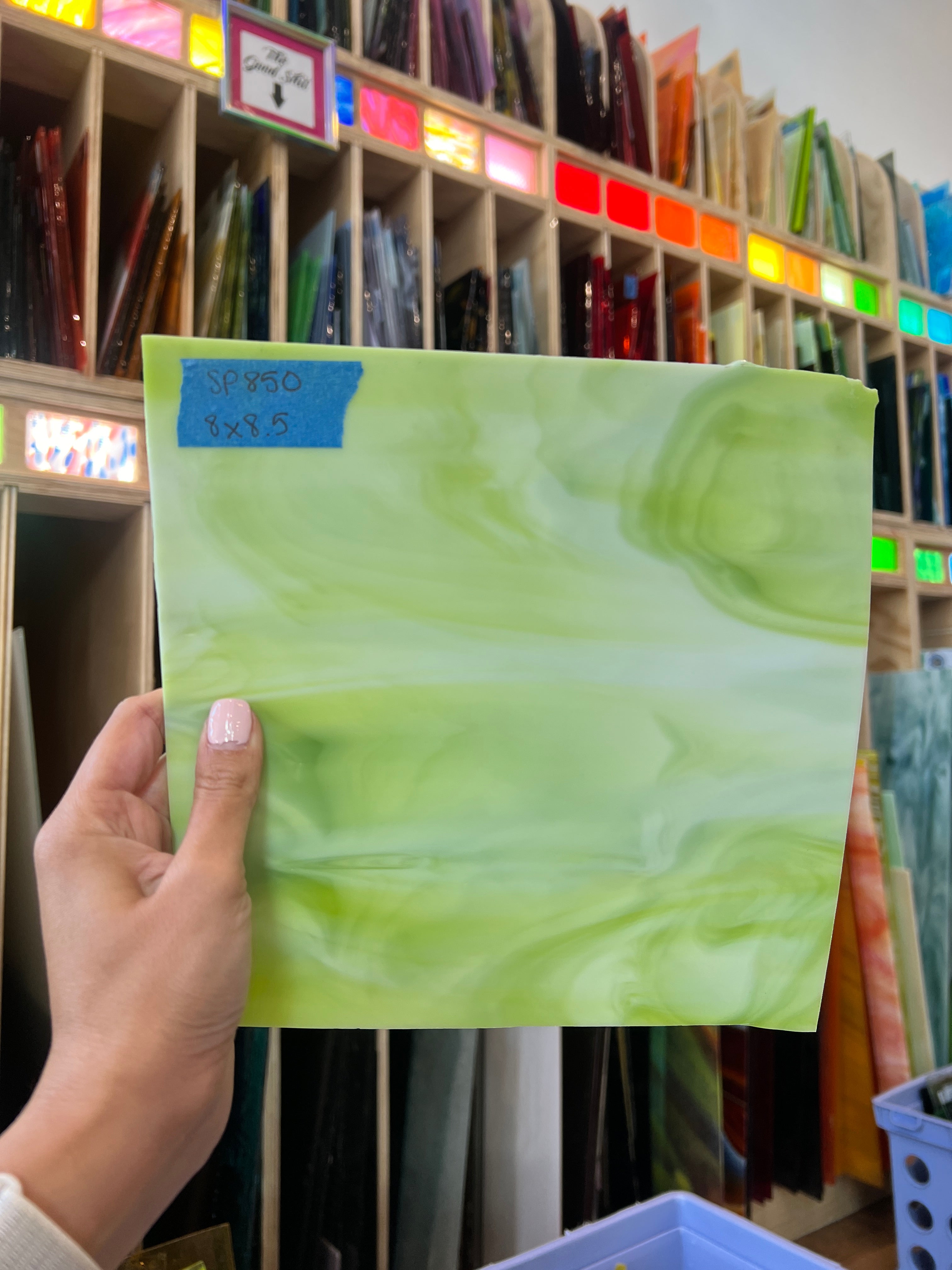 Green and White Wispy Mix Spectrum – Colorado Glass Works