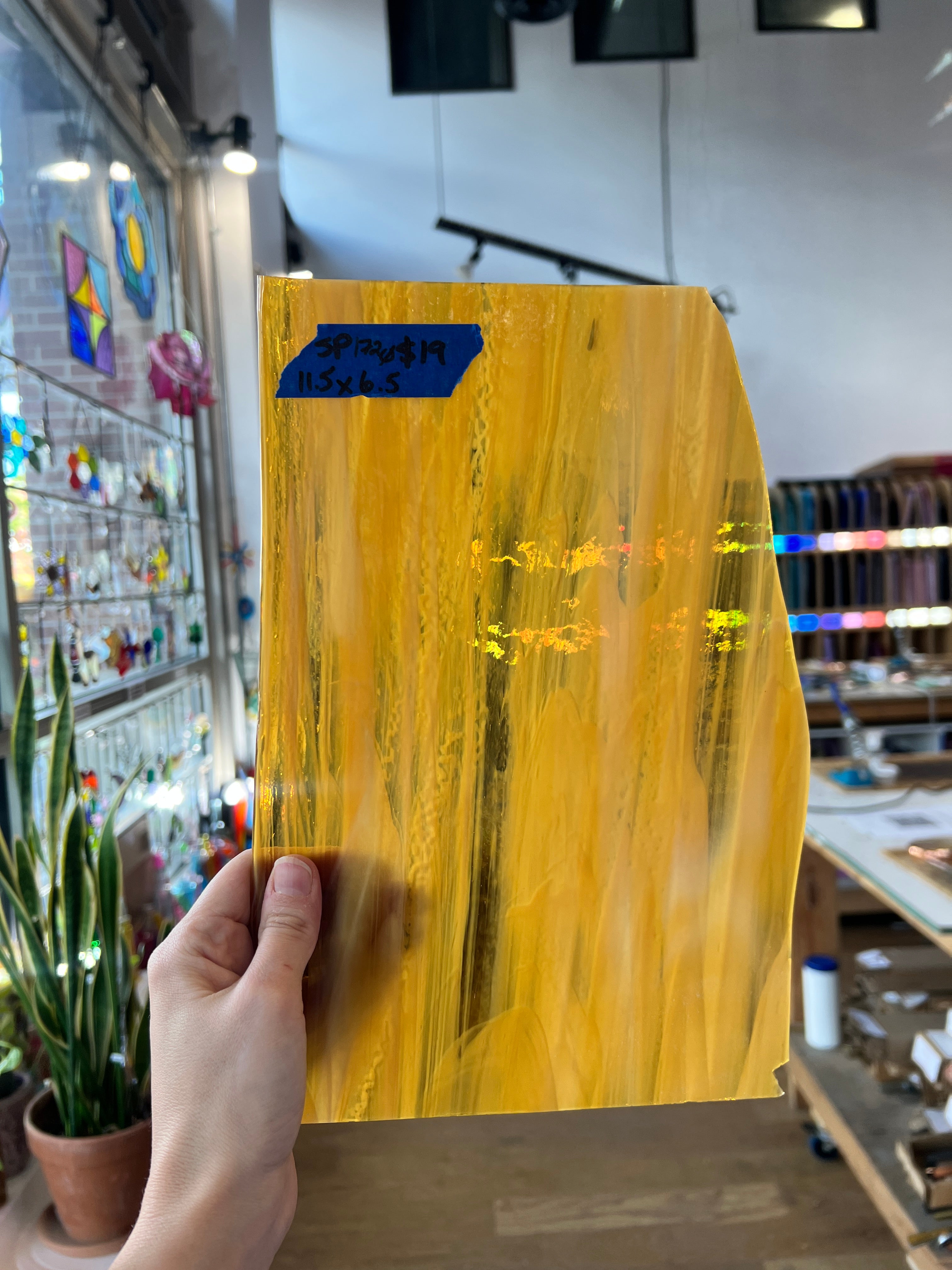 Amber Wispy Vintage Spectrum – Colorado Glass Works